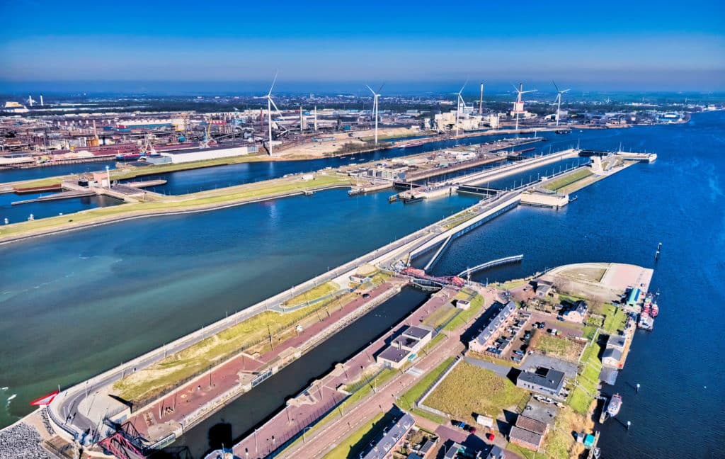 PPG's 30-year coatings protection for the world’s largest sea lock ...